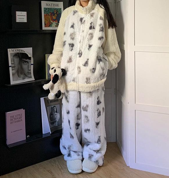 Soft Plush Fleece Pajamas with Animal Print - warmym